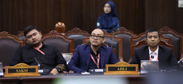 Pandangan DPR dan Ahli Ihwal Tarif PPN dalam Uji UU HPP - Berita ...
